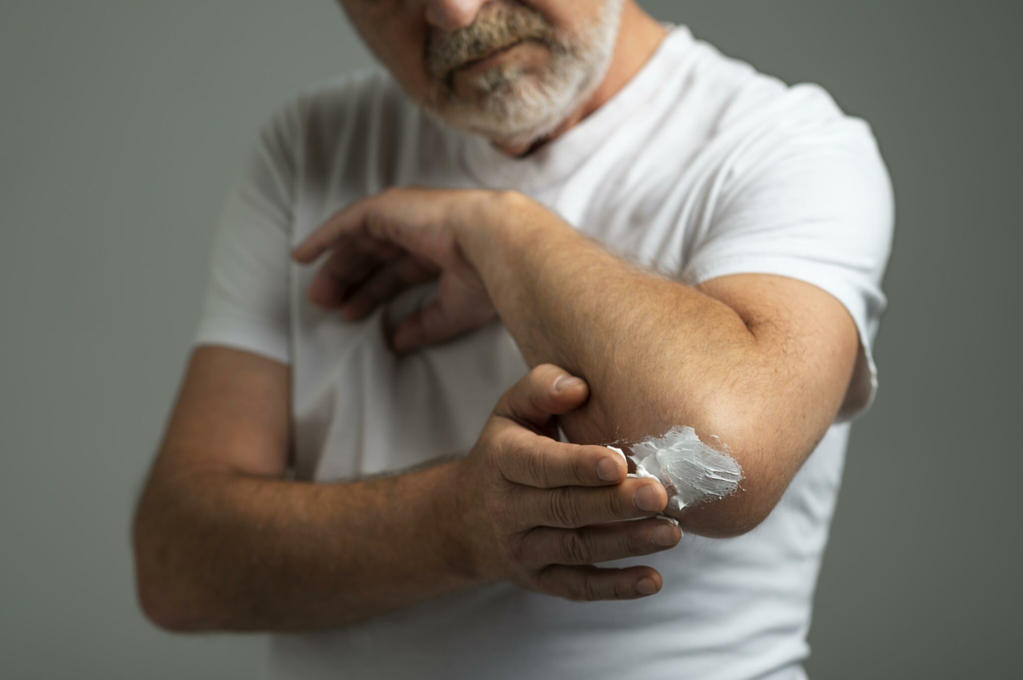 Itchy bumps on elbows: Common causes and treatments